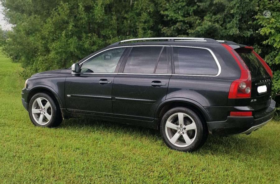 Melns Volvo XC90 2004 Ukmergė, ar dzinēja tilpumu 2.40 L un nobraukumu 316 tūkst. km par 3700 €, foto 3 vietnē AUTOMOTO.COM.LV