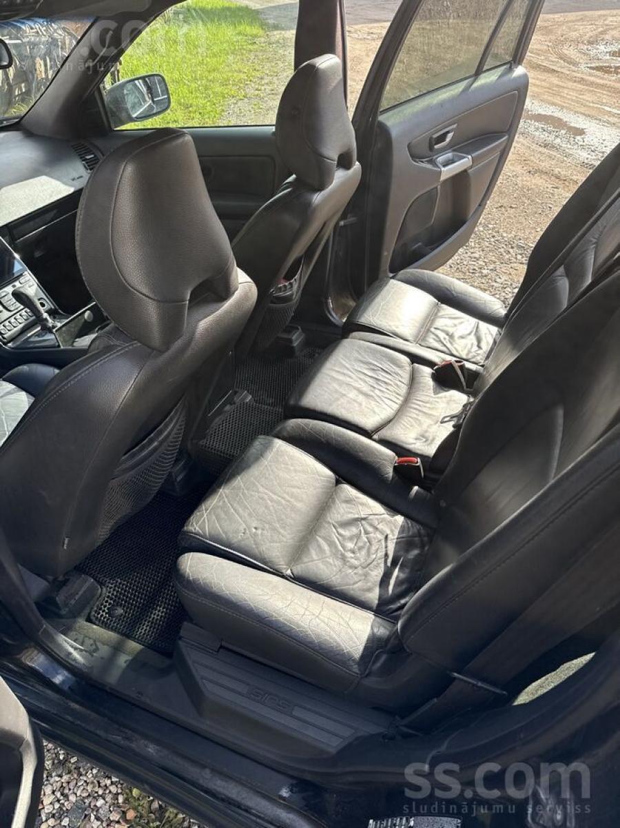 Melns Volvo XC90 2004 Rīga, ar dzinēja tilpumu 2.40 L un nobraukumu 450 tūkst. km par 2100 €, foto 8 vietnē AUTOMOTO.COM.LV