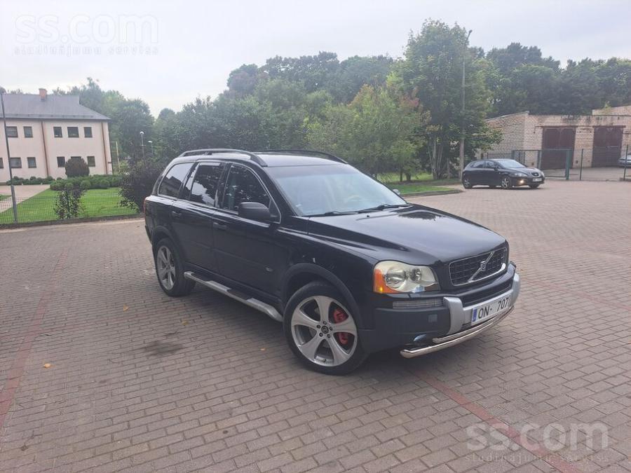 Black Volvo XC90 2004 in Preili, with an engine capacity of 2.40 L and mileage of 359 thousand km for 3400 €, photo 4 on AUTOMOTO.COM.LV