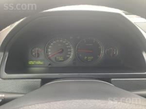 Black Volvo XC90 2004 in Preili, with an engine capacity of 2.40 L and mileage of 359 thousand km for 3400 €, photo 6 on AUTOMOTO.COM.LV