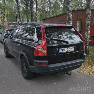 Black Volvo XC90 2004 in Riga, with an engine capacity of 2.40 L and mileage of 430 thousand km for 1800 €, photo 5 on AUTOMOTO.COM.LV