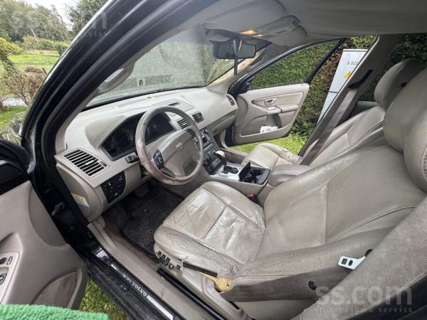 Melns Volvo XC90 2004 Rīga, ar dzinēja tilpumu 2.40 L un nobraukumu 378 tūkst. km par 1500 €, foto 7 vietnē AUTOMOTO.COM.LV