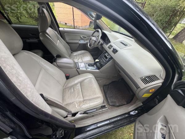 Melns Volvo XC90 2004 Rīga, ar dzinēja tilpumu 2.40 L un nobraukumu 378 tūkst. km par 1500 €, foto 11 vietnē AUTOMOTO.COM.LV