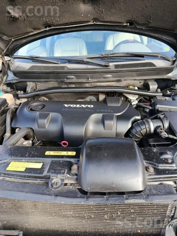Black Volvo XC90 2004 in Bauska, with an engine capacity of 2.40 L and mileage of 340 thousand km for 3900 €, photo 5 on AUTOMOTO.COM.LV