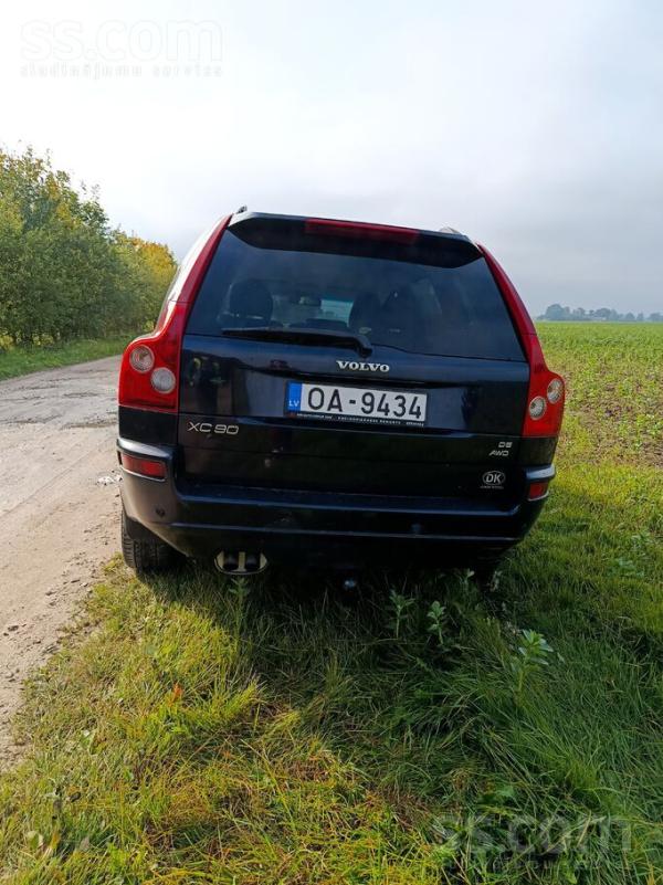 Black Volvo XC90 2004 in Bauska, with an engine capacity of 2.40 L and mileage of 340 thousand km for 3900 €, photo 8 on AUTOMOTO.COM.LV