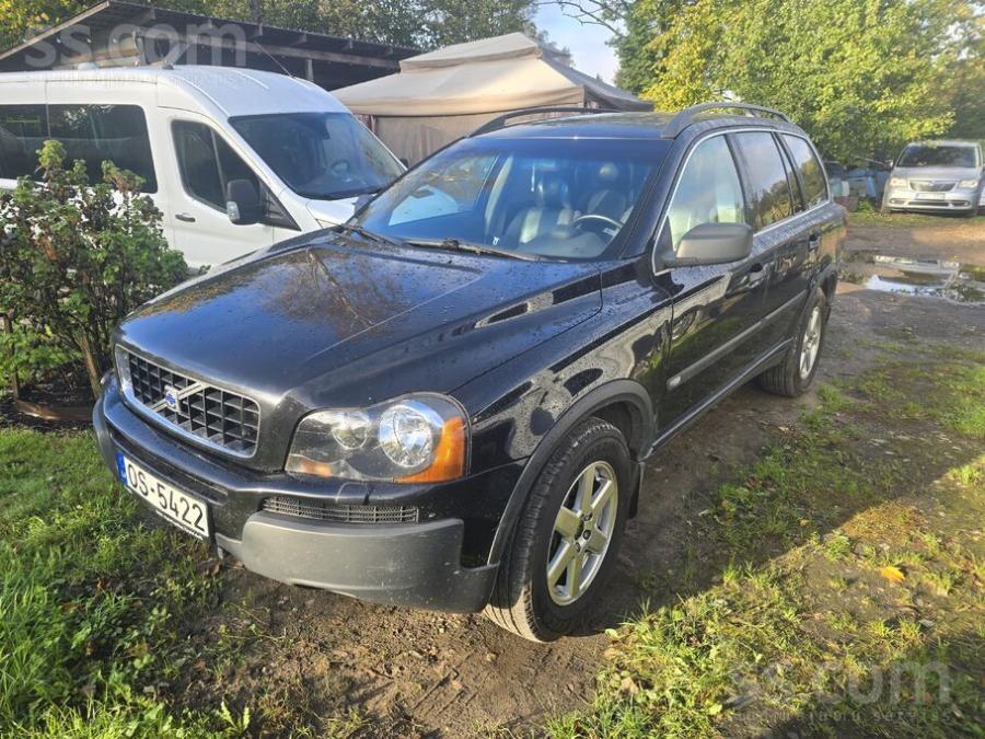 Black Volvo XC90 2004 in Riga, with an engine capacity of 2.50 L and mileage of 294 thousand km for 4600 €, photo 4 on AUTOMOTO.COM.LV