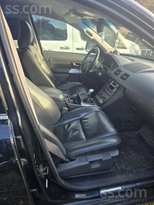Black Volvo XC90 2004 in Riga, with an engine capacity of 2.50 L and mileage of 294 thousand km for 4600 €, photo 7 on AUTOMOTO.COM.LV