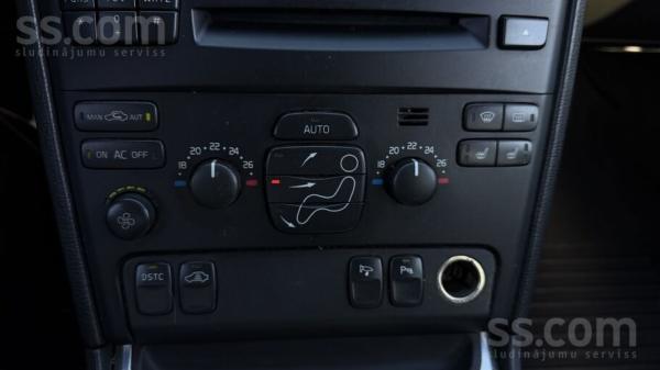 Melns Volvo XC90 2004 Rīga, ar dzinēja tilpumu 2.40 L un nobraukumu 295 tūkst. km par 2350 €, foto 11 vietnē AUTOMOTO.COM.LV