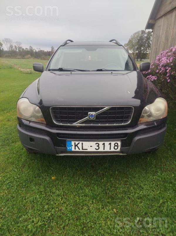 Black Volvo XC90 2004 in Daugavpils, with an engine capacity of 2.40 L and mileage of 0 thousand km for 1500 €, photo 1 on AUTOMOTO.COM.LV
