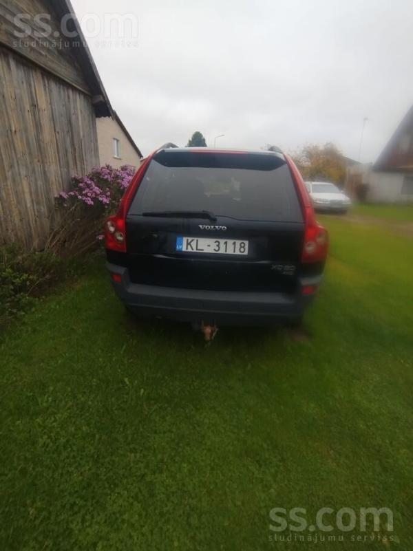 Black Volvo XC90 2004 in Daugavpils, with an engine capacity of 2.40 L and mileage of 0 thousand km for 1500 €, photo 3 on AUTOMOTO.COM.LV