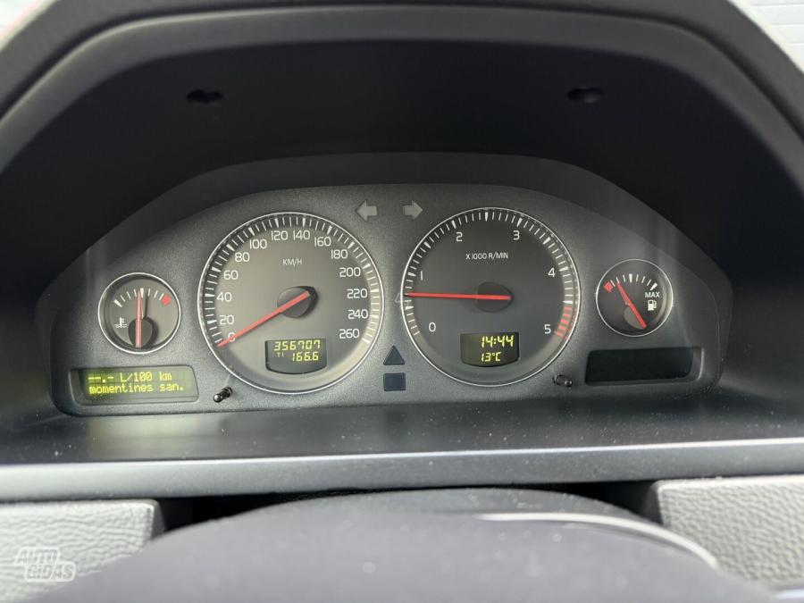 Черный Вольво ХС90 2004 в Алитус, объемом двигателя 2.40 л и пробегом 350 тыс. км за 4350 €, фото 32 на AUTOMOTO.COM.LV