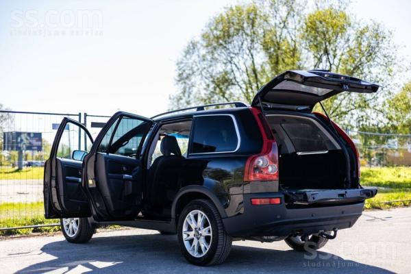 Melns Volvo XC90 2005 Rīga, ar dzinēja tilpumu 2.40 L un nobraukumu 355 tūkst. km par 5800 €, foto 9 vietnē AUTOMOTO.COM.LV