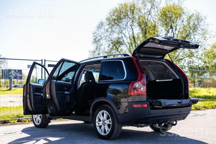 Melns Volvo XC90 2005 Rīga, ar dzinēja tilpumu 2.40 L un nobraukumu 355 tūkst. km par 5800 €, foto 9 vietnē AUTOMOTO.COM.LV