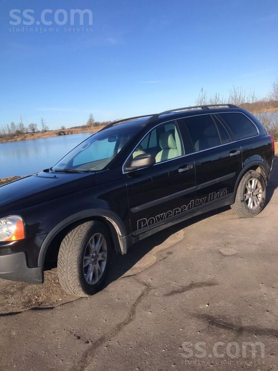 Black Volvo XC90 2005 in Jurmala, with an engine capacity of 2.40 L and mileage of 330 thousand km for 4300 €, photo 1 on AUTOMOTO.COM.LV