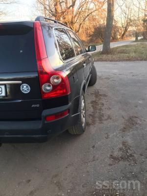 Black Volvo XC90 2005 in Jurmala, with an engine capacity of 2.40 L and mileage of 330 thousand km for 4300 €, photo 4 on AUTOMOTO.COM.LV