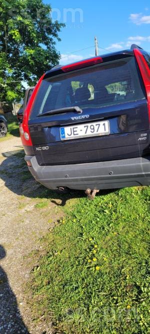 Black Volvo XC90 2005 in Talsi, with an engine capacity of 2.40 L and mileage of 455 thousand km for 3500 €, photo 6 on AUTOMOTO.COM.LV