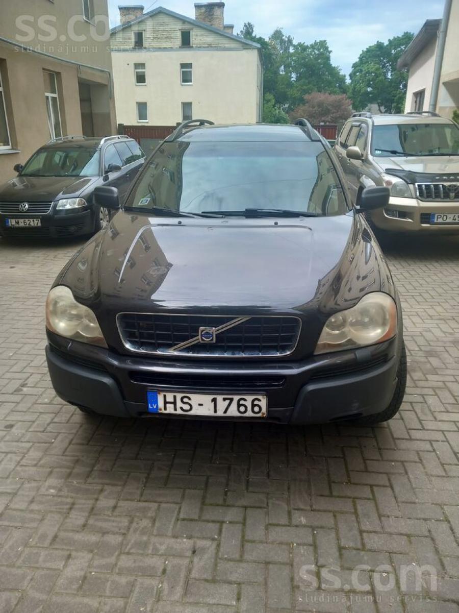 Melns Volvo XC90 2005 Rīga, ar dzinēja tilpumu 2.40 L un nobraukumu 360 tūkst. km par 3500 €, foto 2 vietnē AUTOMOTO.COM.LV