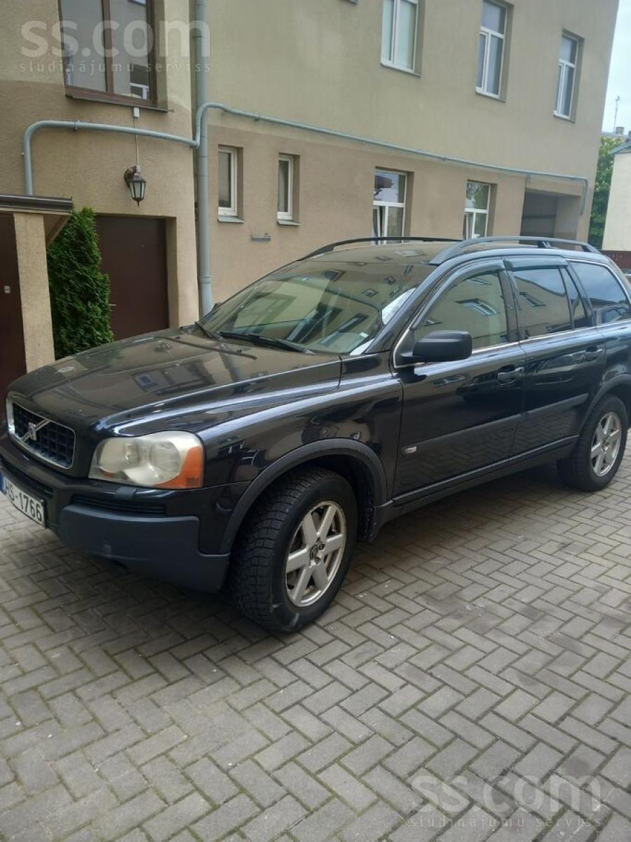 Melns Volvo XC90 2005 Rīga, ar dzinēja tilpumu 2.40 L un nobraukumu 360 tūkst. km par 3500 €, foto 3 vietnē AUTOMOTO.COM.LV