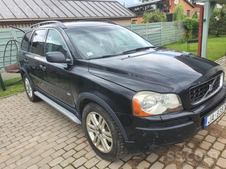 Black Volvo XC90 2005 in Jekabpils, with an engine capacity of 2.40 L and mileage of 334 thousand km for 3100 €, photo 3 on AUTOMOTO.COM.LV