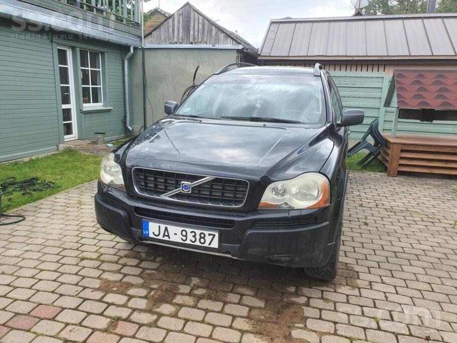 Black Volvo XC90 2005 in Jekabpils, with an engine capacity of 2.40 L and mileage of 334 thousand km for 3100 €, photo 4 on AUTOMOTO.COM.LV