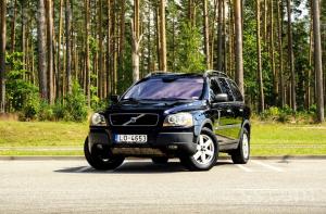 Black Volvo XC90 2005 in Riga, with an engine capacity of 2.40 L and mileage of 345 thousand km for 5290 €, photo 4 on AUTOMOTO.COM.LV