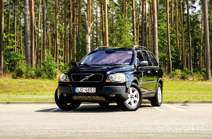 Black Volvo XC90 2005 in Riga, with an engine capacity of 2.40 L and mileage of 345 thousand km for 5290 €, photo 4 on AUTOMOTO.COM.LV