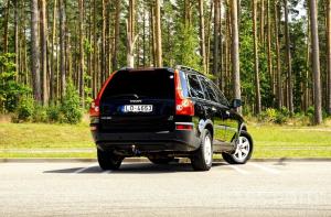 Black Volvo XC90 2005 in Riga, with an engine capacity of 2.40 L and mileage of 345 thousand km for 5290 €, photo 6 on AUTOMOTO.COM.LV