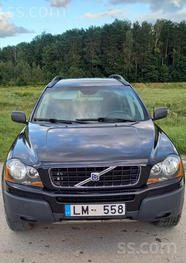 Black Volvo XC90 2005 in Riga, with an engine capacity of 2.40 L and mileage of 377 thousand km for 3800 €, photo 3 on AUTOMOTO.COM.LV