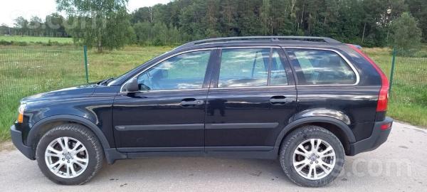 Black Volvo XC90 2005 in Riga, with an engine capacity of 2.40 L and mileage of 377 thousand km for 3800 €, photo 4 on AUTOMOTO.COM.LV