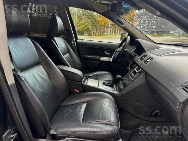 Melns Volvo XC90 2005 Jelgava, ar dzinēja tilpumu 2.40 L un nobraukumu 370 tūkst. km par 3650 €, foto 11 vietnē AUTOMOTO.COM.LV