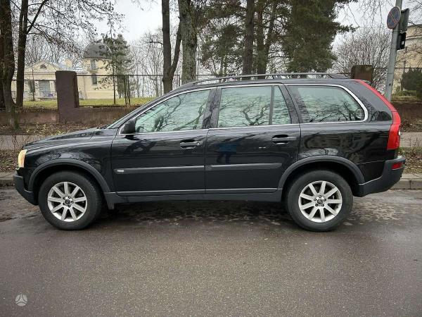 Melns Volvo XC90 2005 Viļņa, ar dzinēja tilpumu 2.52 L un nobraukumu 157 tūkst. km par 2800 €, foto 1 vietnē AUTOMOTO.COM.LV