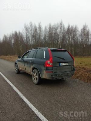 Black Volvo XC90 2005 in Daugavpils, with an engine capacity of 2.40 L and mileage of 385 thousand km for 3500 €, photo 4 on AUTOMOTO.COM.LV