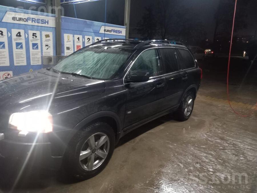 Melns Volvo XC90 2005 Rēzekne, ar dzinēja tilpumu 2.40 L un nobraukumu 227 tūkst. km par 4500 €, foto 1 vietnē AUTOMOTO.COM.LV