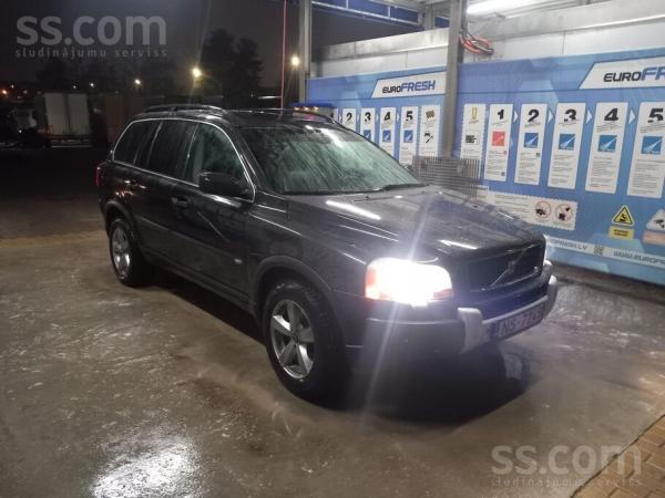 Black Volvo XC90 2005 in Rezekne, with an engine capacity of 2.40 L and mileage of 227 thousand km for 4500 €, photo 2 on AUTOMOTO.COM.LV