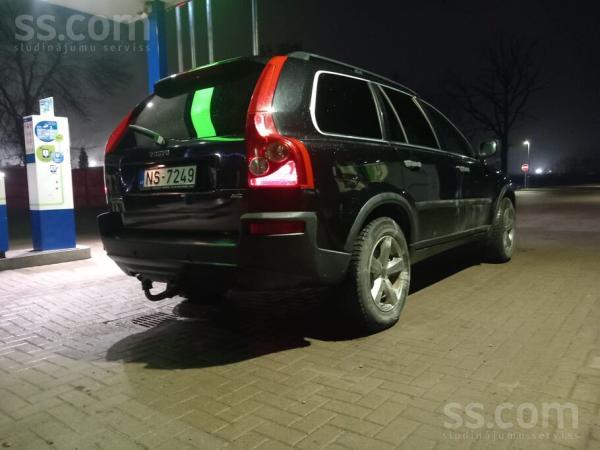 Black Volvo XC90 2005 in Rezekne, with an engine capacity of 2.40 L and mileage of 227 thousand km for 4500 €, photo 4 on AUTOMOTO.COM.LV