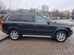 Black Volvo XC90 2005 in Rezekne, with an engine capacity of 2.40 L and mileage of 346 thousand km for 4200 €, photo 4 on AUTOMOTO.COM.LV
