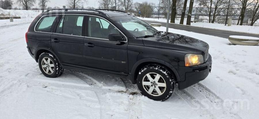 Black Volvo XC90 2005 in Daugavpils, with an engine capacity of 2.40 L and mileage of 346 thousand km for 3000 €, photo 2 on AUTOMOTO.COM.LV