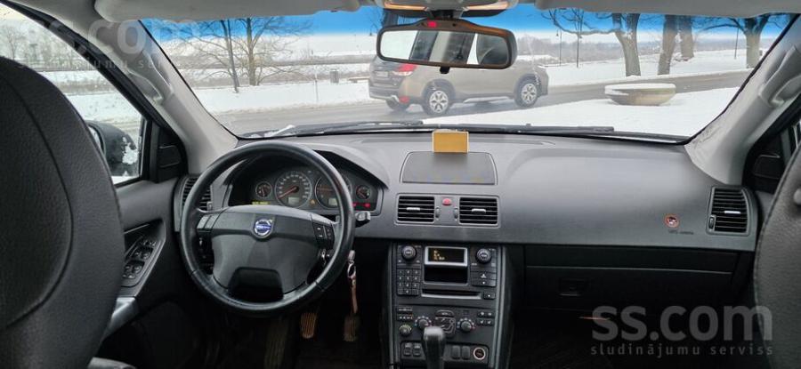 Black Volvo XC90 2005 in Daugavpils, with an engine capacity of 2.40 L and mileage of 346 thousand km for 3000 €, photo 7 on AUTOMOTO.COM.LV