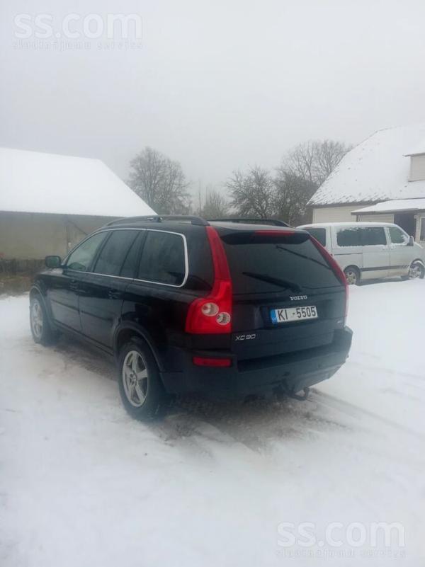 Black Volvo XC90 2005 in Daugavpils, with an engine capacity of 2.40 L and mileage of 3486 thousand km for 2500 €, photo 2 on AUTOMOTO.COM.LV