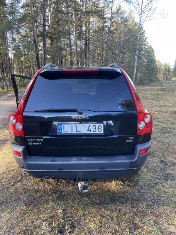 Black Volvo XC90 2005 in Vilnius, with an engine capacity of 2.40 L and mileage of 419 thousand km for 4000 €, photo 5 on AUTOMOTO.COM.LV
