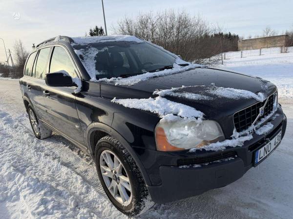 Black Volvo XC90 2005 in Siauliai, with an engine capacity of 2.50 L and mileage of 338 thousand km for 1550 €, photo 9 on AUTOMOTO.COM.LV
