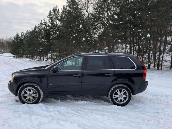 Melns Volvo XC90 2005 Viļņa, ar dzinēja tilpumu 2.40 L un nobraukumu 380 tūkst. km par 3200 €, foto 3 vietnē AUTOMOTO.COM.LV