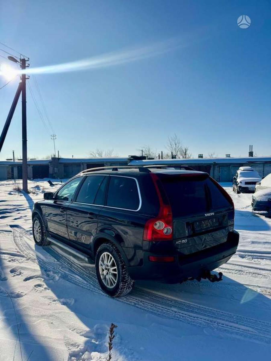 Black Volvo XC90 2005 in Kaunas, with an engine capacity of 0.00 L and mileage of 300 thousand km for 3900 €, photo 7 on AUTOMOTO.COM.LV