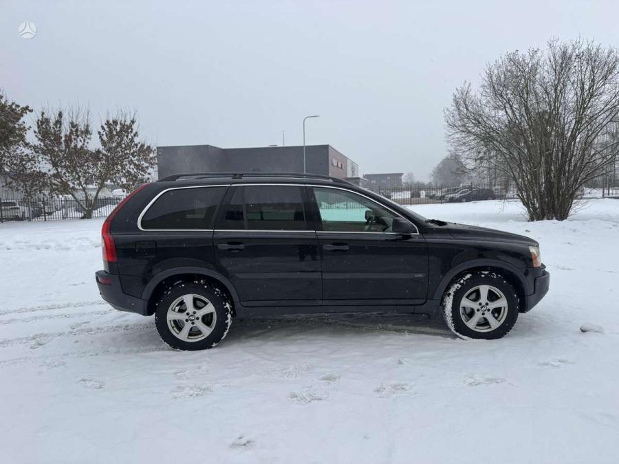 Melns Volvo XC90 2005 Kauņa, ar dzinēja tilpumu 2.40 L un nobraukumu 363 tūkst. km par 3450 €, foto 2 vietnē AUTOMOTO.COM.LV