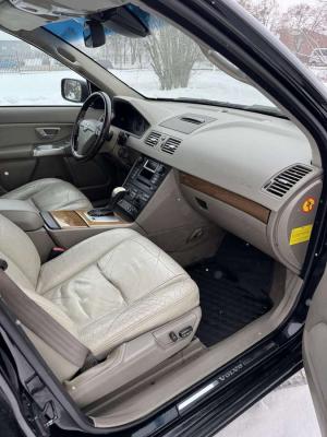 Melns Volvo XC90 2005 Kauņa, ar dzinēja tilpumu 2.40 L un nobraukumu 363 tūkst. km par 3450 €, foto 8 vietnē AUTOMOTO.COM.LV