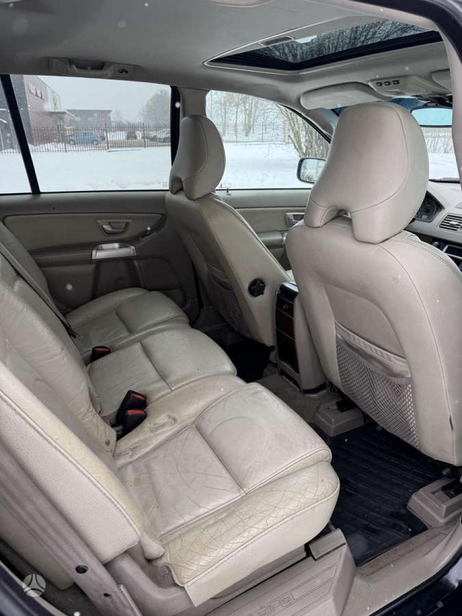 Melns Volvo XC90 2005 Kauņa, ar dzinēja tilpumu 2.40 L un nobraukumu 363 tūkst. km par 3450 €, foto 9 vietnē AUTOMOTO.COM.LV