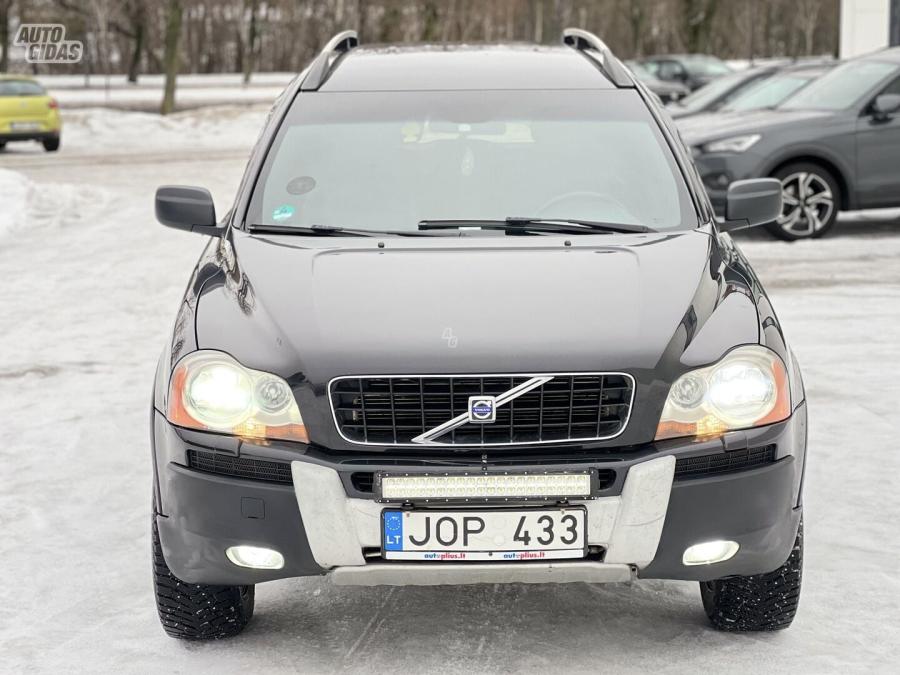 Black Volvo XC90 2005 in Kaunas, with an engine capacity of 2.40 L and mileage of 222 thousand km for 4000 €, photo 1 on AUTOMOTO.COM.LV