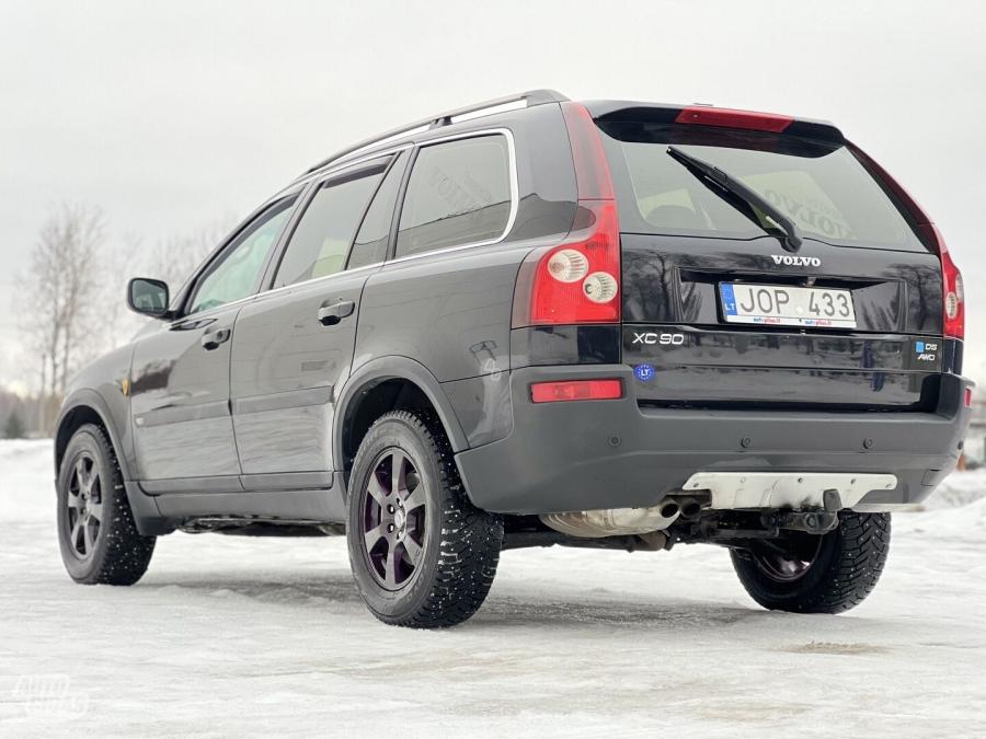 Black Volvo XC90 2005 in Kaunas, with an engine capacity of 2.40 L and mileage of 222 thousand km for 4000 €, photo 5 on AUTOMOTO.COM.LV