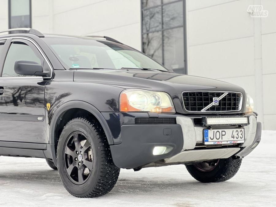Black Volvo XC90 2005 in Kaunas, with an engine capacity of 2.40 L and mileage of 222 thousand km for 4000 €, photo 7 on AUTOMOTO.COM.LV