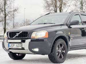 Black Volvo XC90 2005 in Kaunas, with an engine capacity of 2.40 L and mileage of 222 thousand km for 4000 €, photo 8 on AUTOMOTO.COM.LV